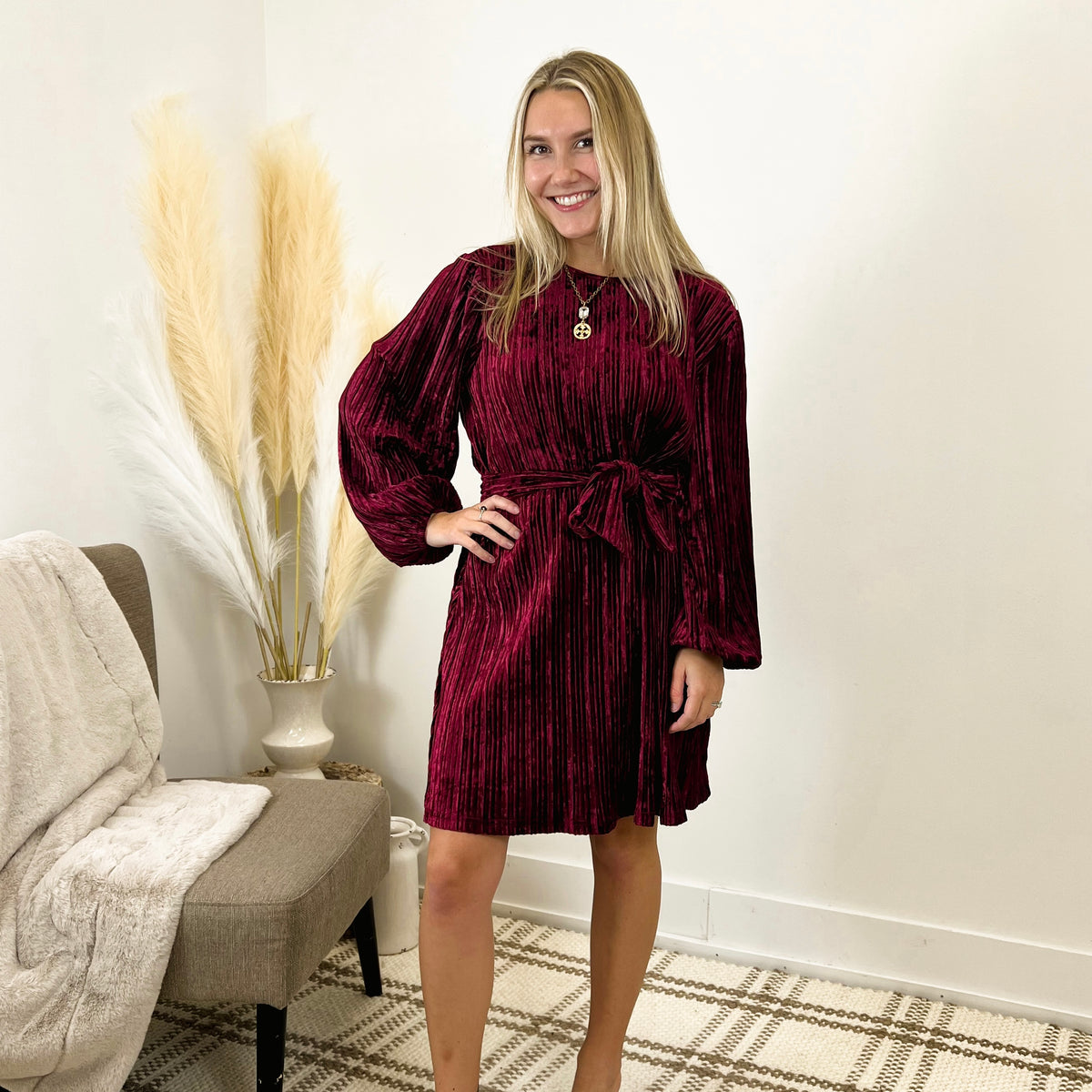 Velvet Holiday Dress – Mainstream Boutique Stillwater